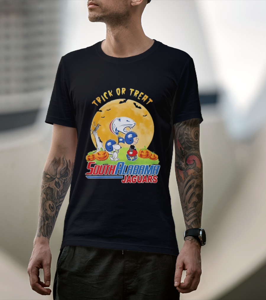 South Alabama Jaguars Snoopy Charlie Brown Woodstock Trick Or Treat Halloween Moon T-Shirt