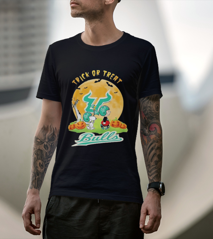 Trick Or Treat South Florida Bulls Snoopy Charlie Brown Woodstock Halloween Moon T-Shirt