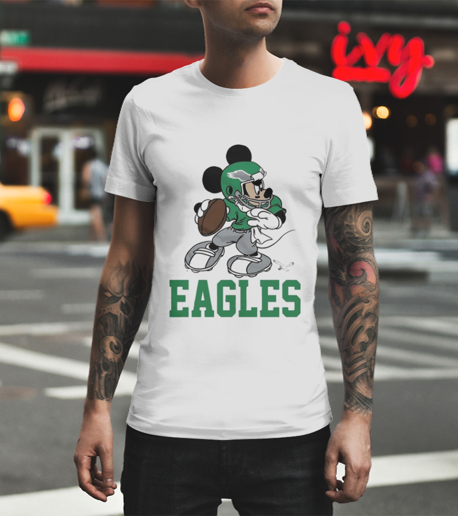 Philadelphia Eagles Mickey Mouse Football Player Eagles T-Shirt