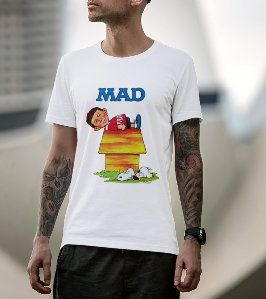 Alfred E Neuman MAD Magazine Snoopy Doghouse October 1970 T-Shirt