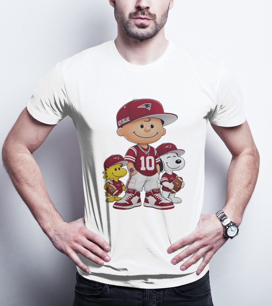 Patriots Charlie Brown Woodstock Snoopy Number 10 Football Fans T-Shirt