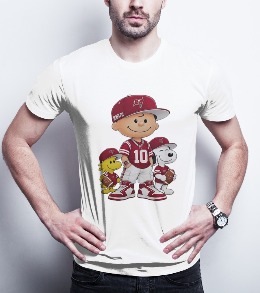 Tampa Bay Buccaneers Charlie Brown Woodstock Snoopy Number 10 Football Fans T-Shirt