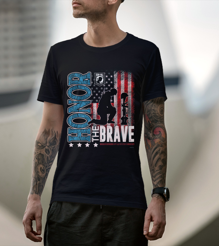 Honor The Brave POW-MIA American Flag Soldier Kneeling Memorial T-Shirt