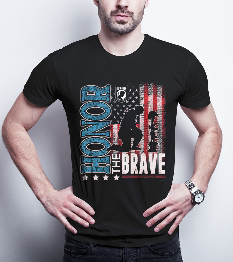 Honor The Brave POW-MIA American Flag Soldier Kneeling Memorial T-Shirt