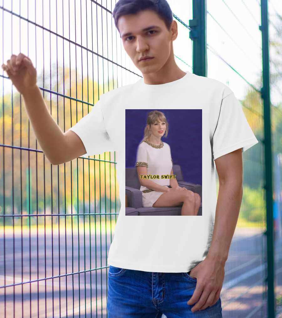 TAYLOR SWIFT Fans Theory About Actress In 10-Minute 'All Too Well' T-Shirt