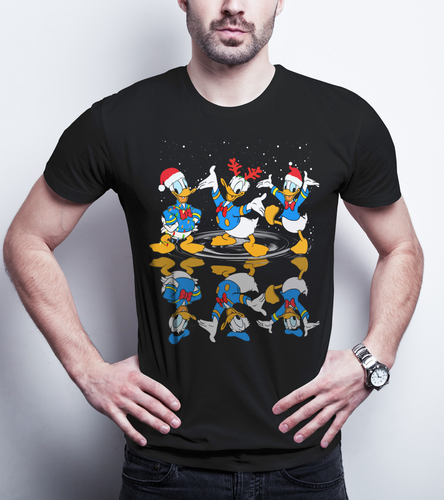 Donald Duck Santa Christmas Reflections T-Shirt
