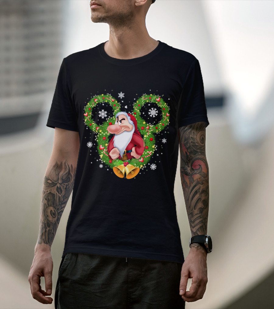 Grumpy Santa Dwarf In Wreath With Snowflakes And Bells T-Shirt