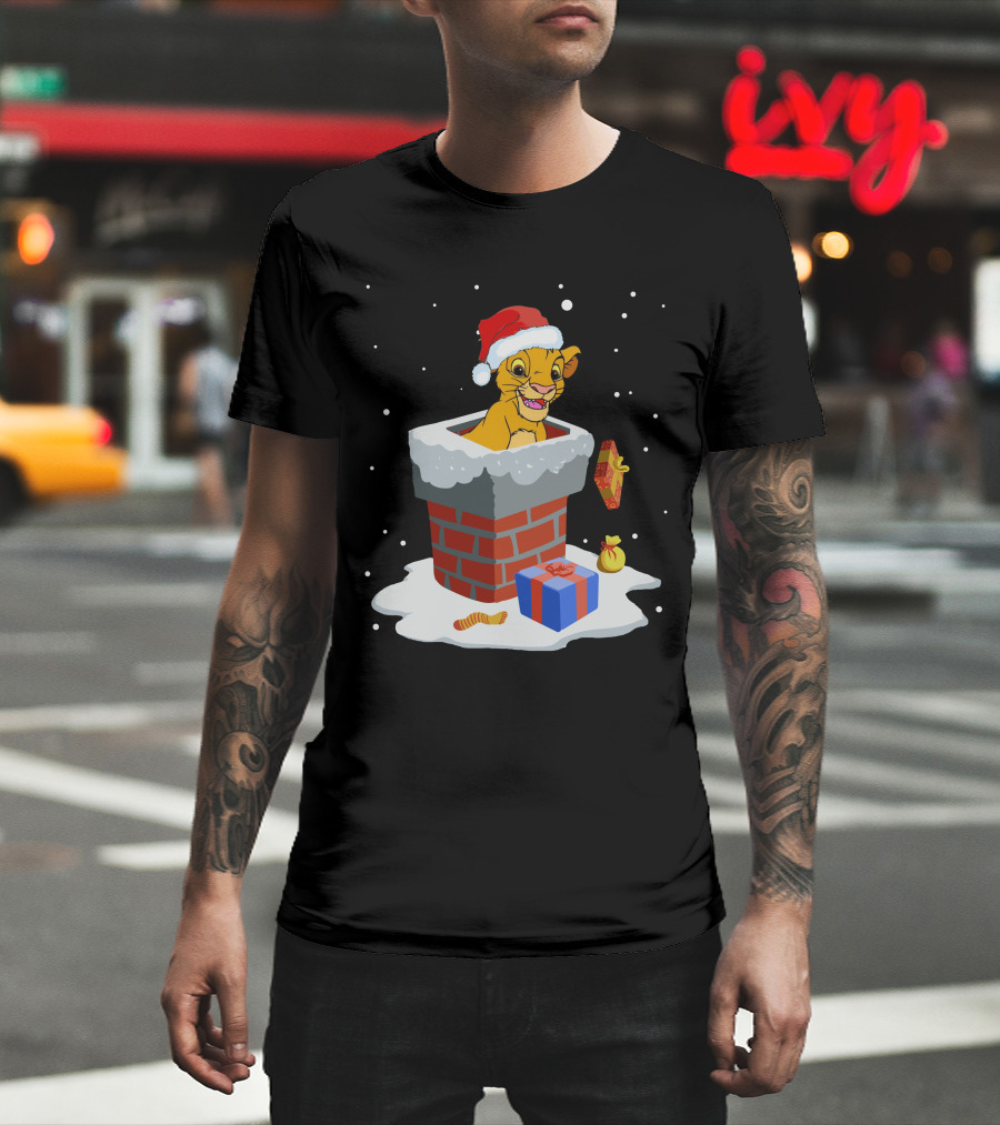 Simba In Santa Hat Popping Out Of Chimney With Christmas Gifts T-Shirt