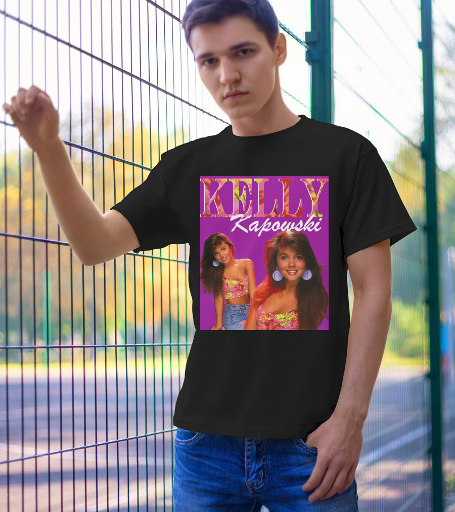 Kelly Kapowski Saved By The Bell 90s Iconic Style Retro Vibes T-Shirt