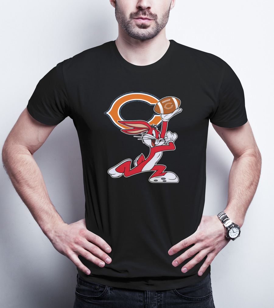 Chicago Bears Looney Tunes Bugs Bunny Football T-Shirt