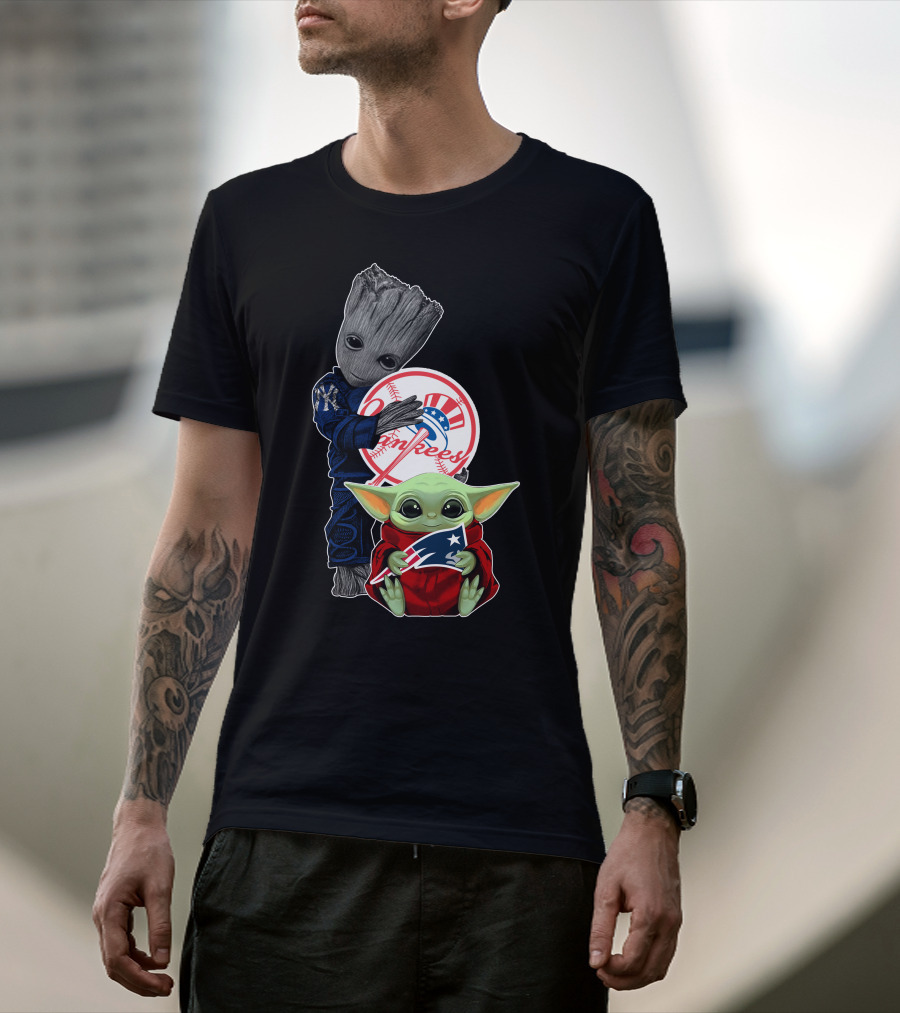 Yankees Baby Groot And Grogu Holding Patriots T-Shirt