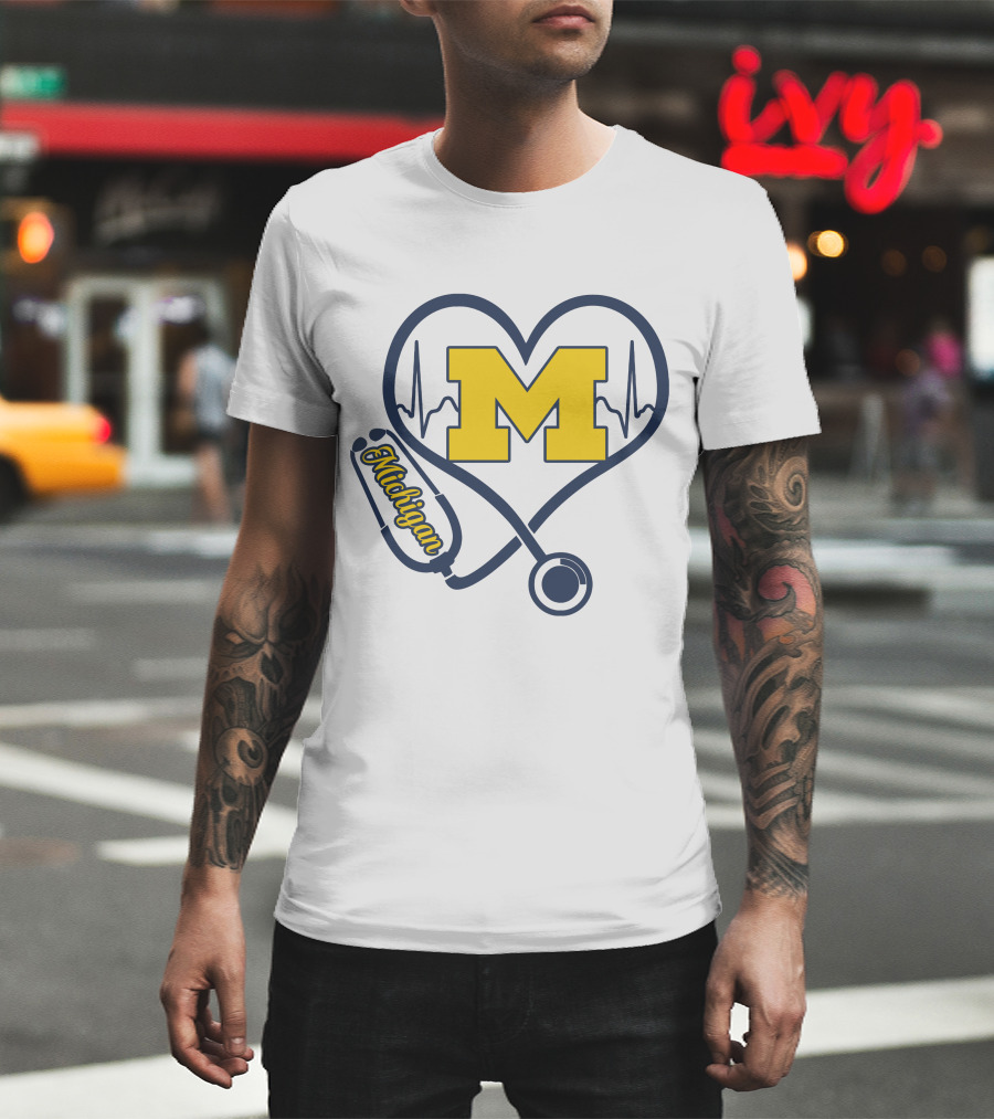Michigan Wolverines Nurse Heartbeat Love T-Shirt