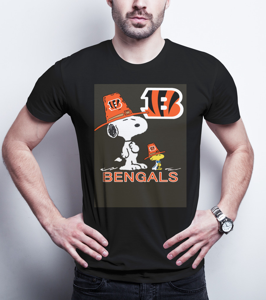 Bengals Snoopy Woodstock Thanksgiving Football T-Shirt