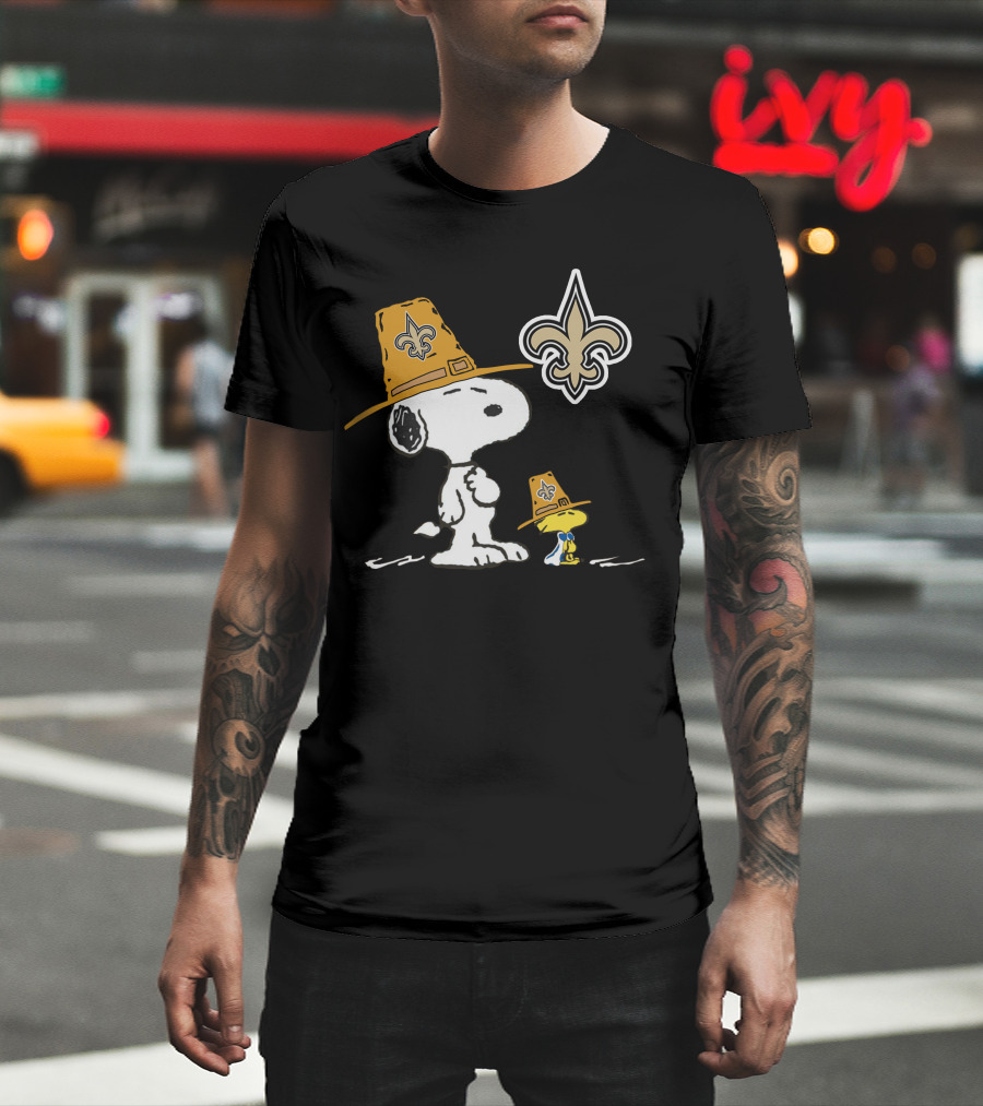 New Orleans Saints Snoopy And Woodstock Fleur-De-Lis Hat T-Shirt