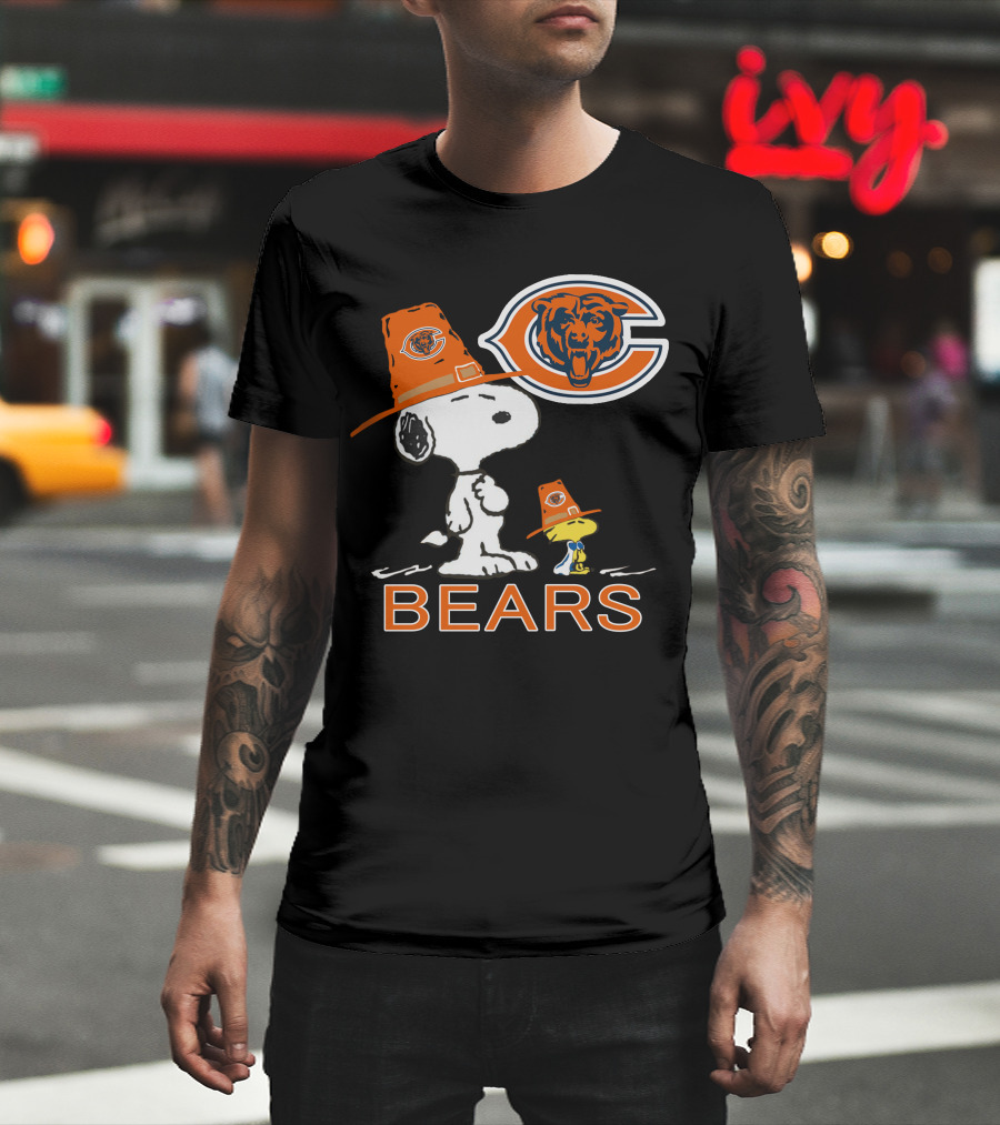 Chicago Bears Snoopy Thanksgiving Football T-Shirt