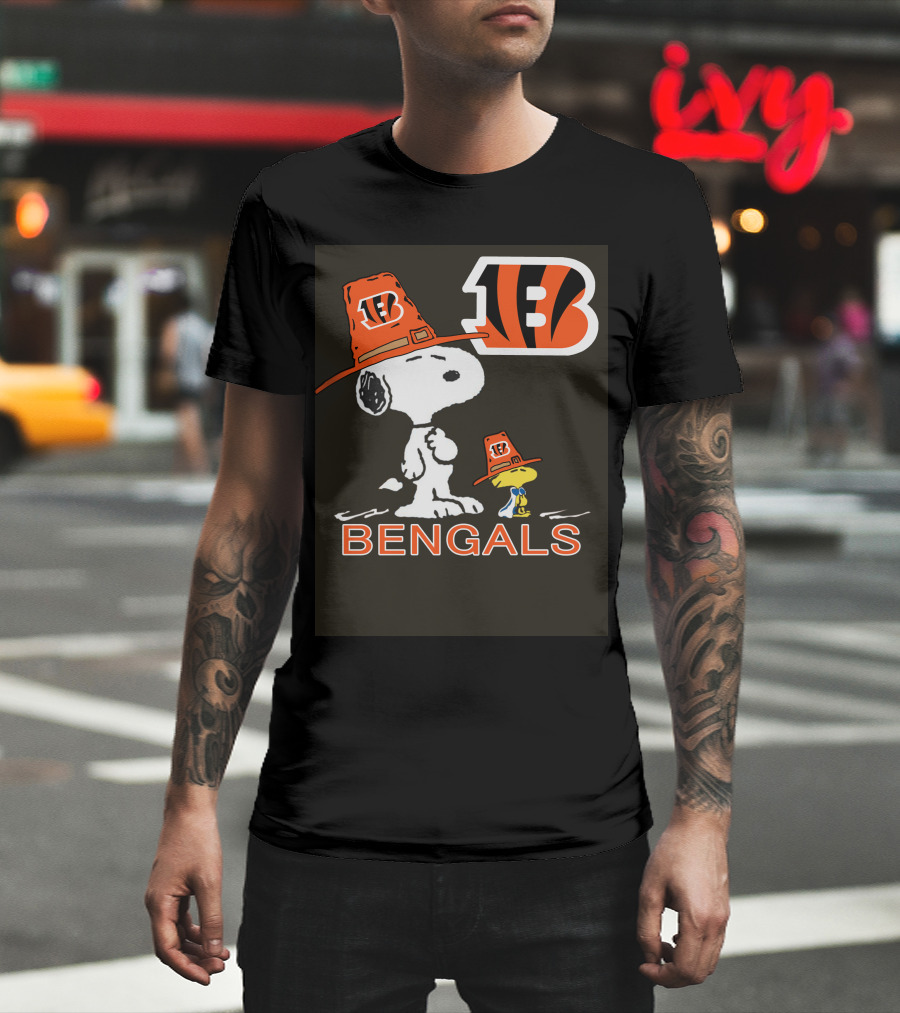 Bengals Snoopy Woodstock Football Team Fan T-Shirt
