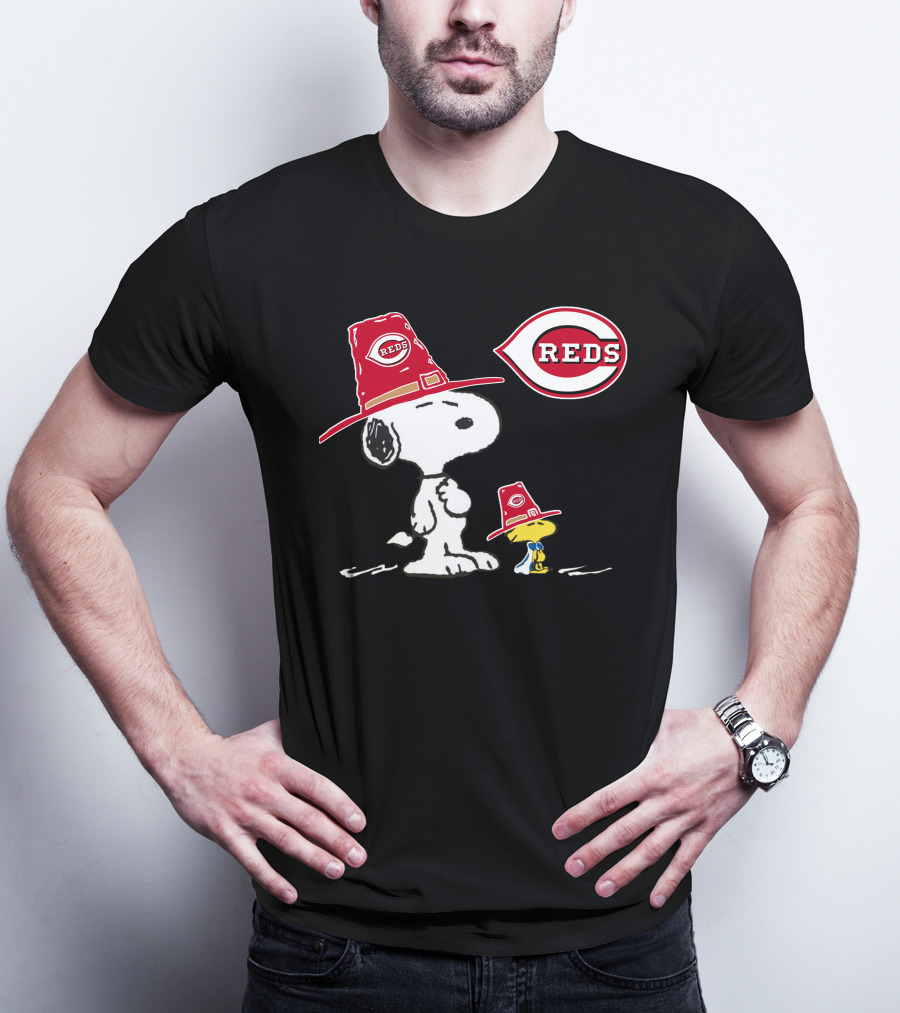 Cincinnati Reds Snoopy And Woodstock Baseball Fans T-Shirt