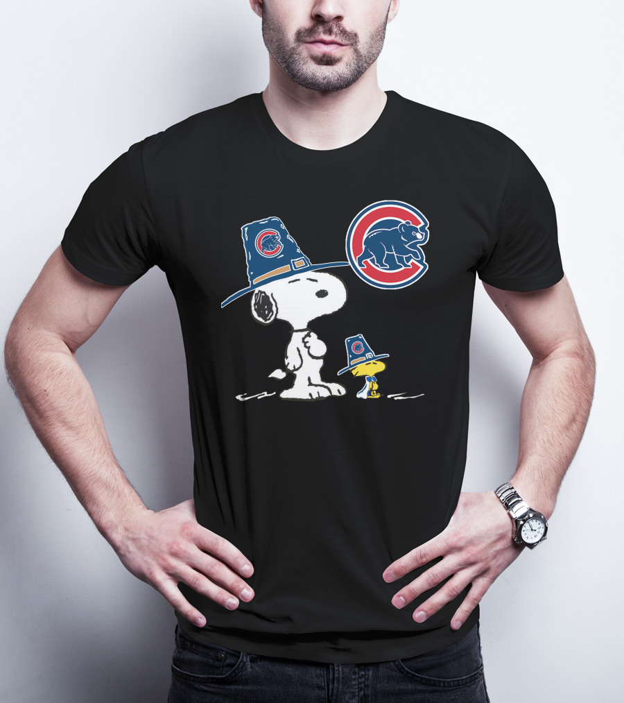 Chicago Cubs Snoopy And Woodstock Wearing Cubs Hats T-Shirt