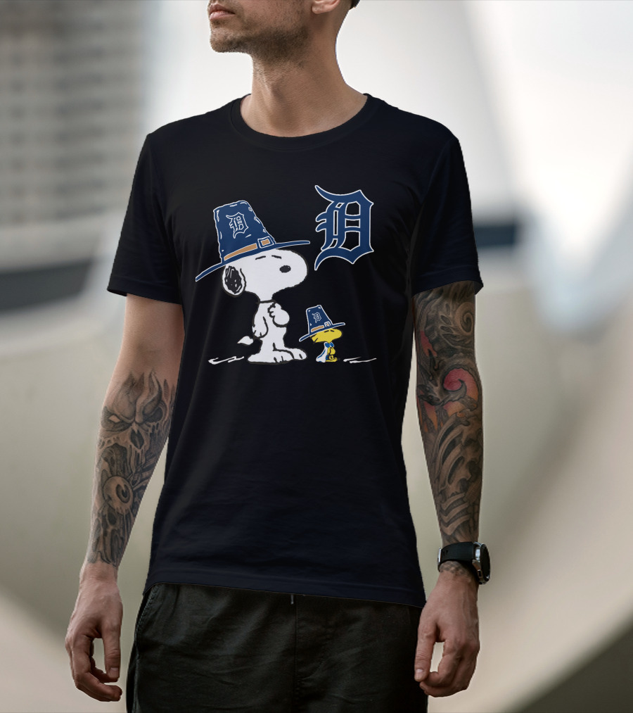 Detroit Tigers Snoopy Woodstock Pilgrim Hats T-Shirt