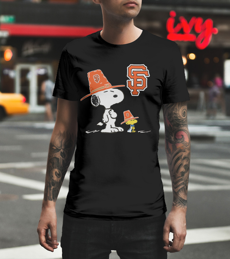 San Francisco Giants Snoopy Woodstock Thanksgiving Hat T-Shirt