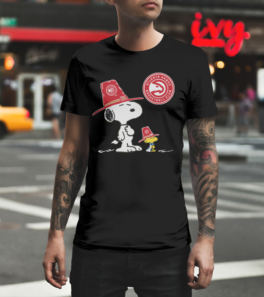 Atlanta Hawks Basketball Club Snoopy Woodstock Fan Hat T-Shirt