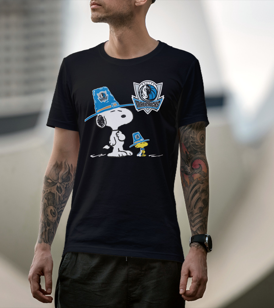 Dallas Mavericks Snoopy And Woodstock Pilgrim Hats T-Shirt