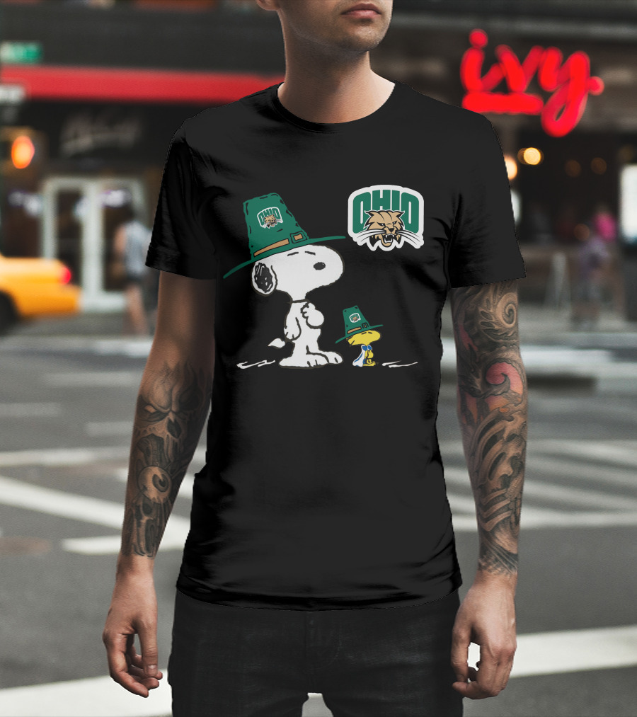 Ohio Bobcats Snoopy Woodstock Peanuts Football Fan Gear T-Shirt