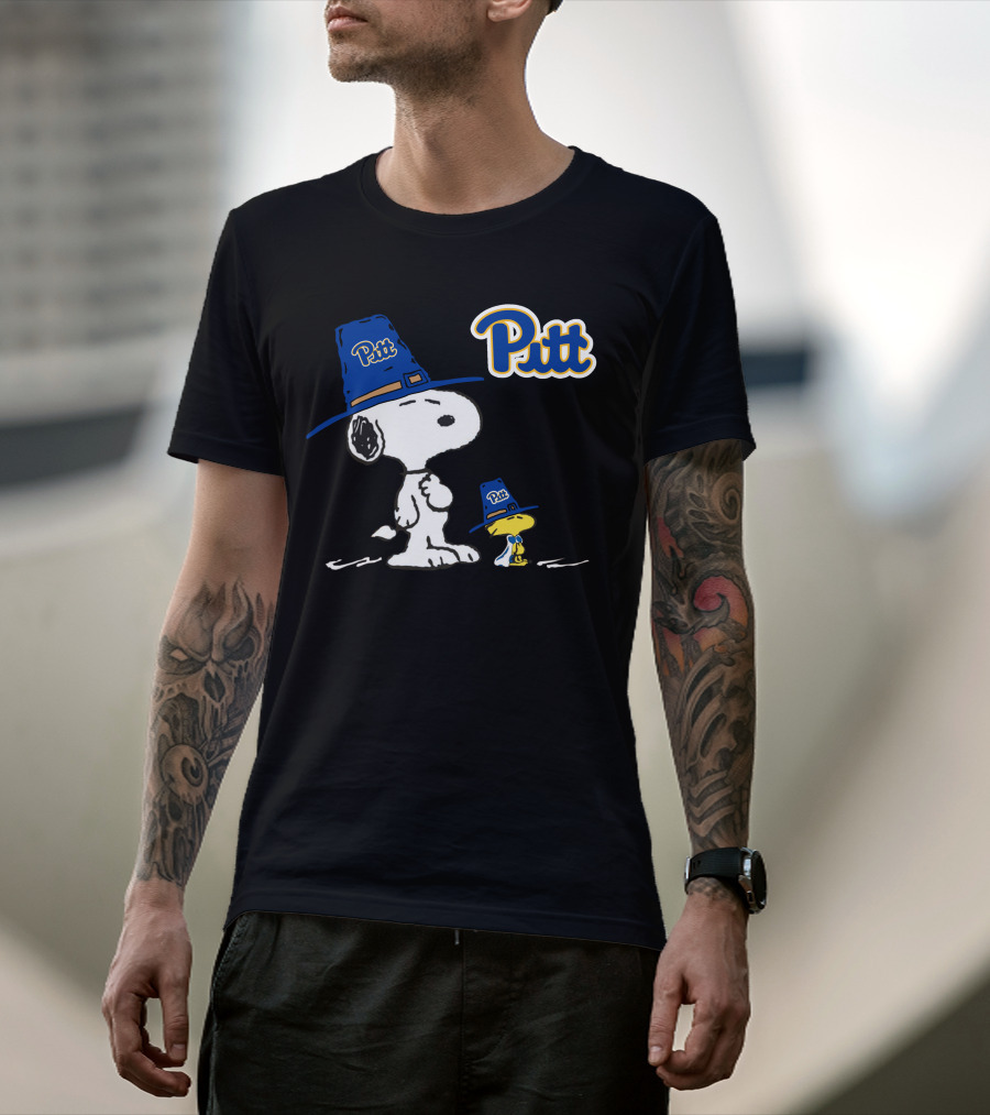 Pitt Panthers Snoopy And Woodstock In Pilgrim Hats T-Shirt