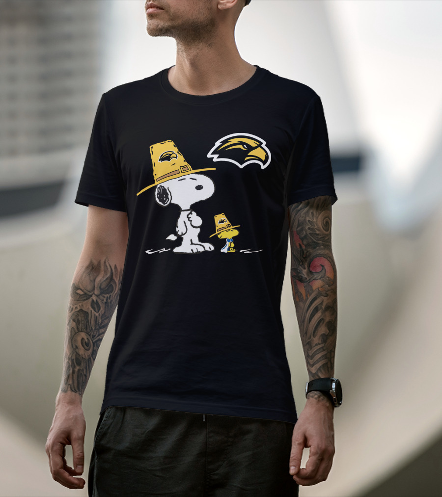 Southern Mississippi Golden Eagles Snoopy Woodstock Pilgrim Hats T-Shirt