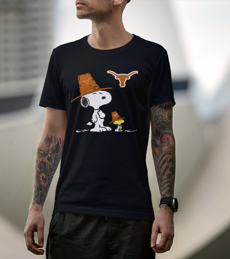 Texas Longhorn Snoopy Woodstock Wearing Cowboy Hats With Longhorn T-Shirt