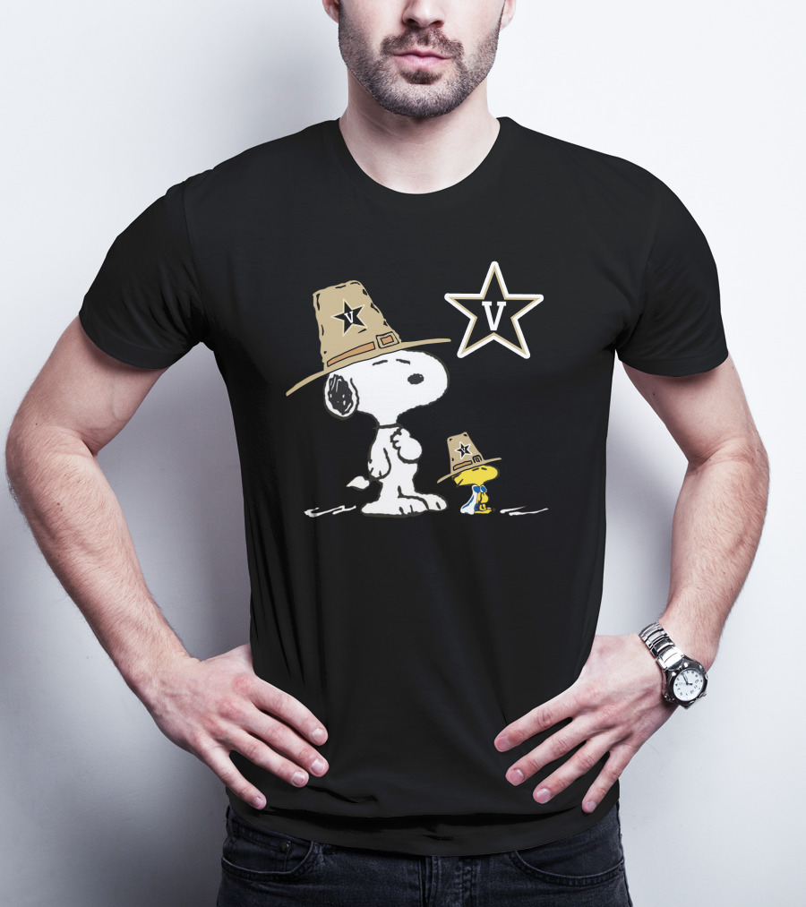Snoopy Vanderbilt Commodores Star Logo Woodstock Pilgrim Hat T-Shirt