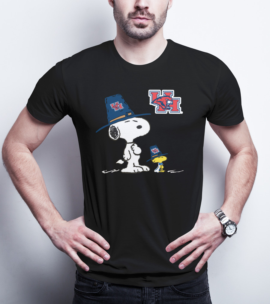 UH Cougars Snoopy And Woodstock Pilgrim Hats T-Shirt