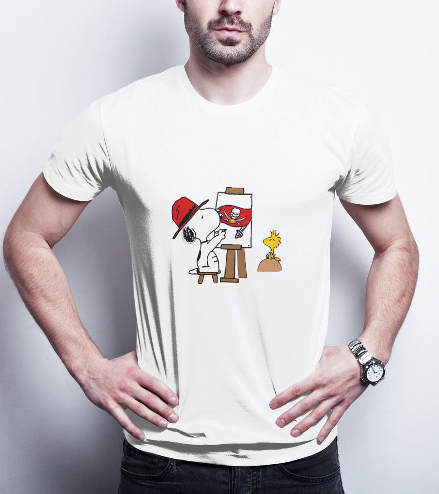 Buccaneers Painting Snoopy With Easel And Woodstock T-Shirt