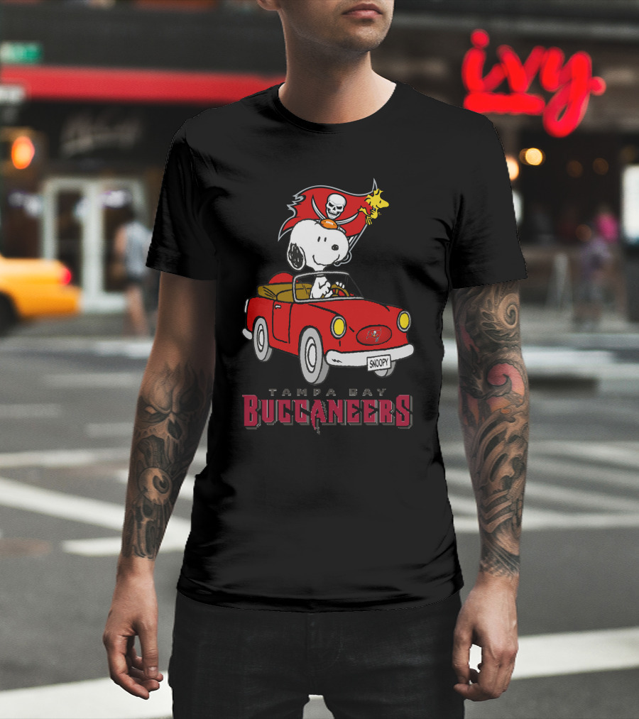 Tampa Bay Buccaneers Snoopy Driving Red Car T-Shirt