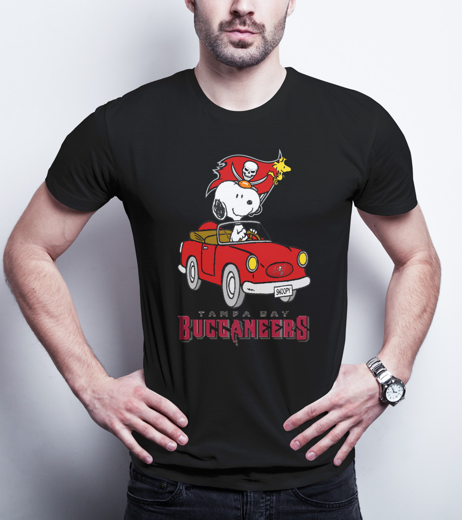 Tampa Bay Buccaneers Snoopy Driving Red Car T-Shirt