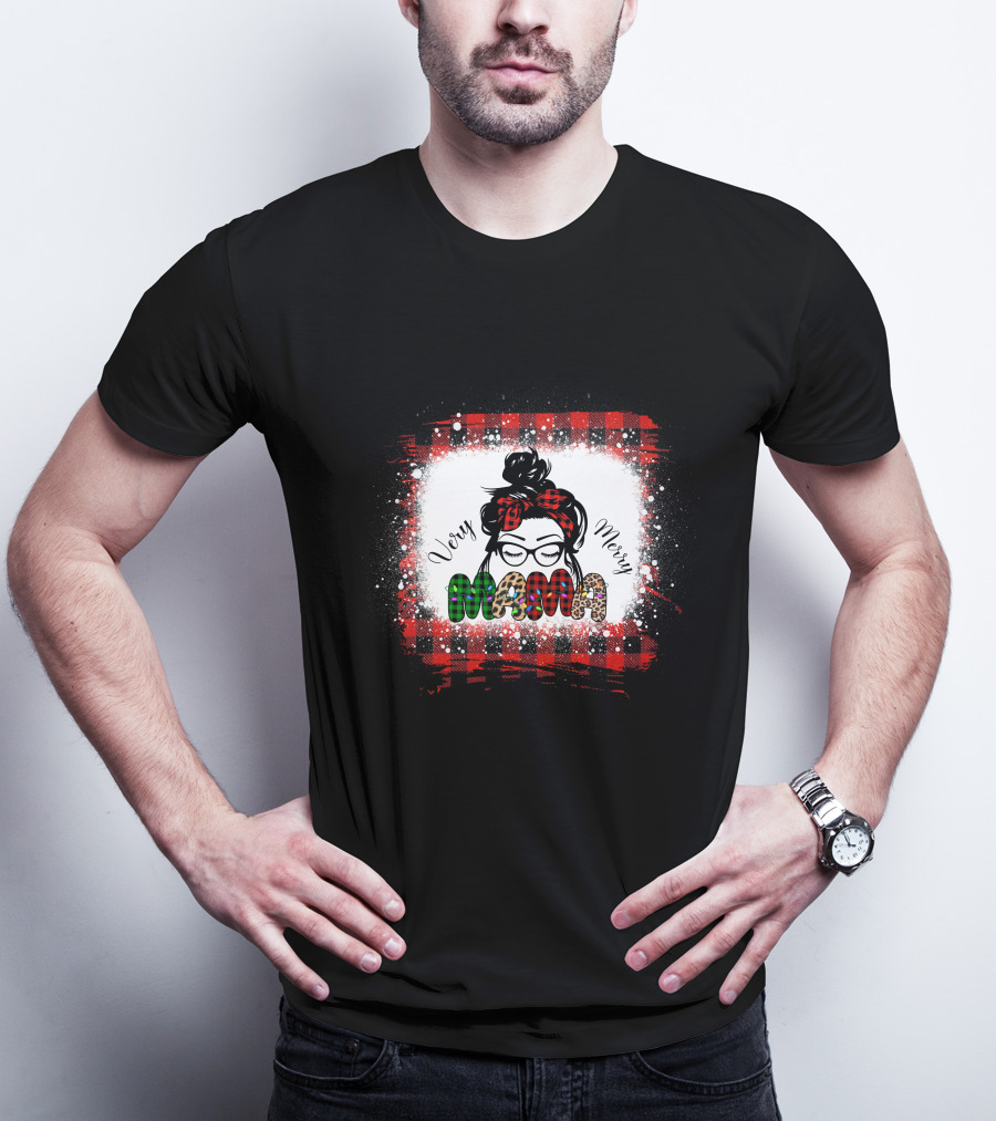 Very Merry Mama Christmas Plaid Bun Glasses T-Shirt