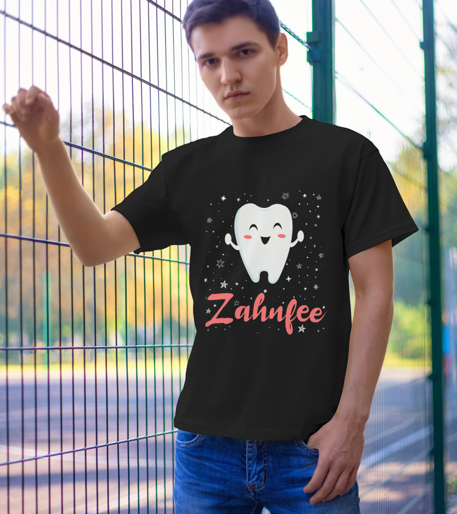 Fasching Kostüm Zahnfee Mit Fröhlichem Zahn Und Sternenhintergrund T-Shirt