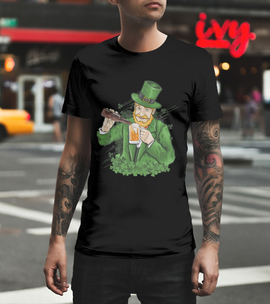 St Patrick's Day Leprechaun Pouring Shamrock Beer T-Shirt