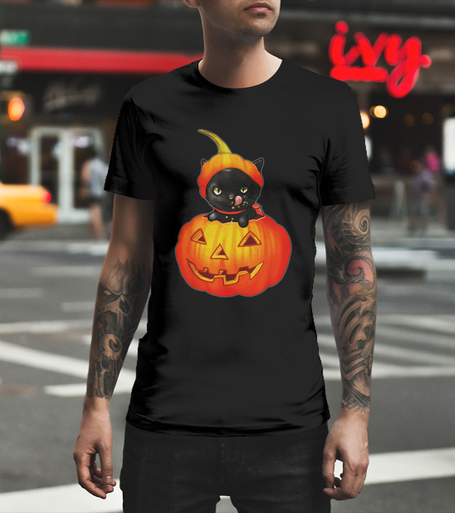 Funny Halloween Cats And Pumpkins With Scary Black Cat T-Shirt