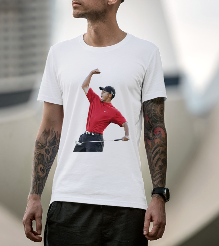 Tiger Woods Golf Victory Red Putter T-Shirt