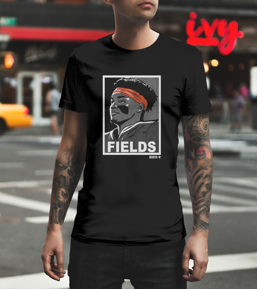 FIELDS NFLPA Black And White Portrait With Orange Headband T-Shirt
