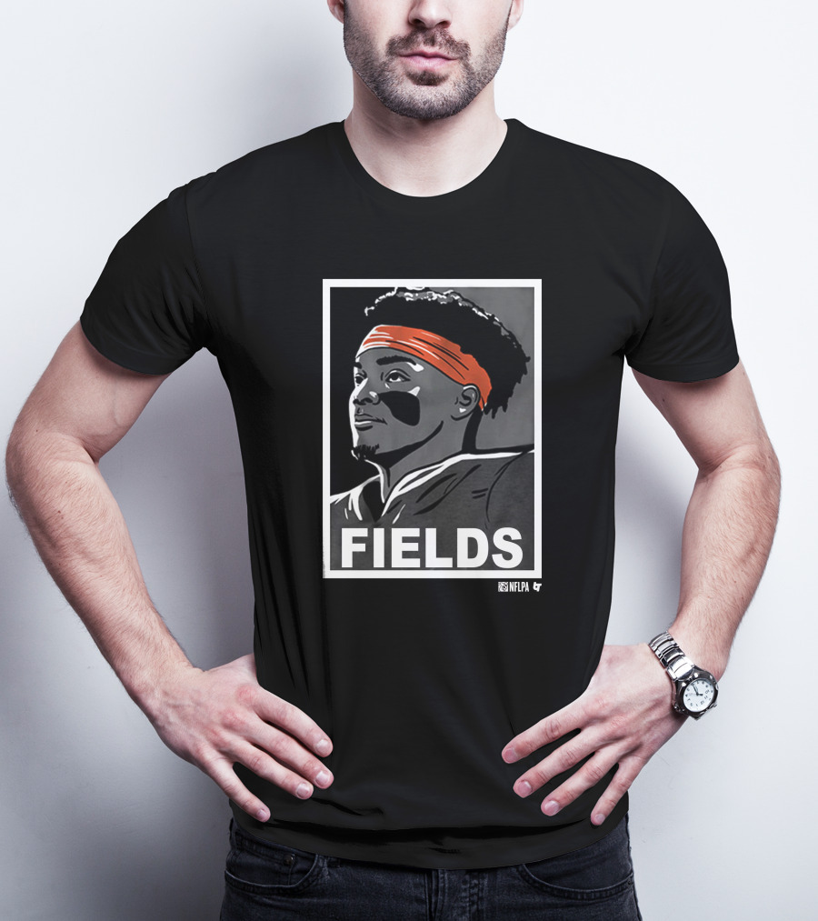 FIELDS NFLPA Black And White Portrait With Orange Headband T-Shirt