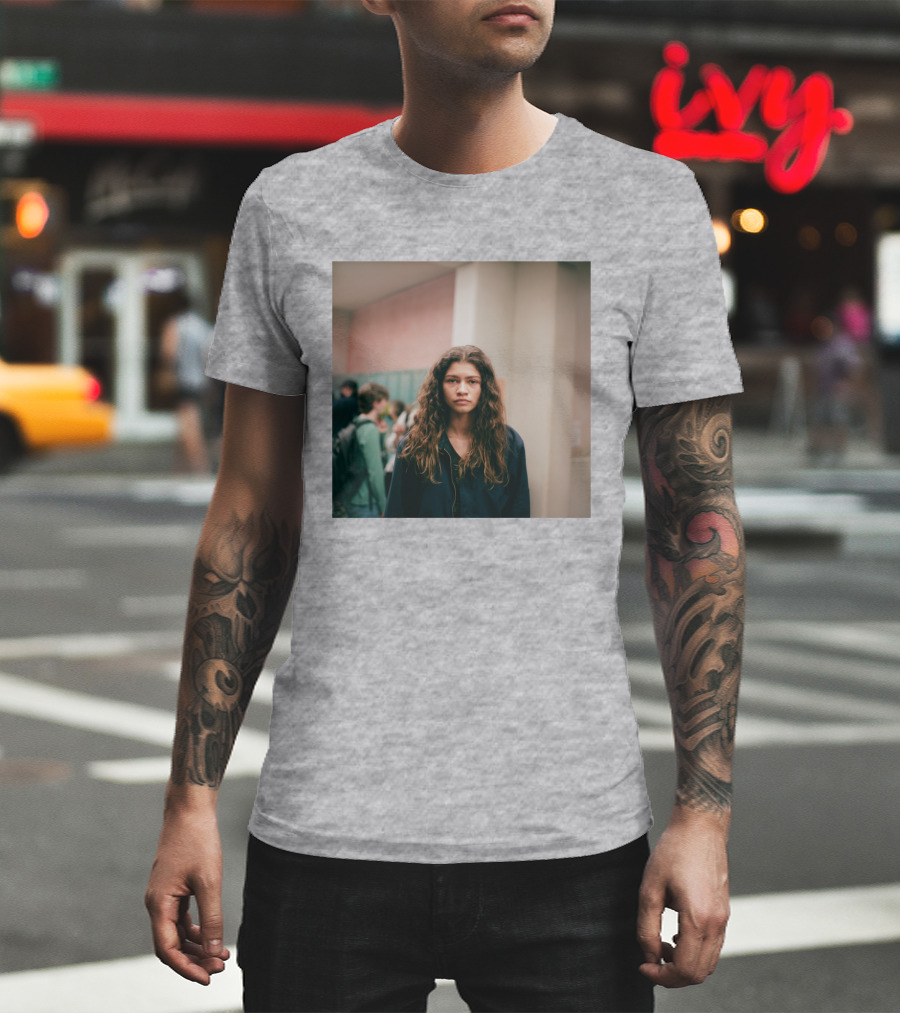 Labrinth Euphoria Season 2 Music Labrinth-Music Shop Rue Hallway Scene T-Shirt