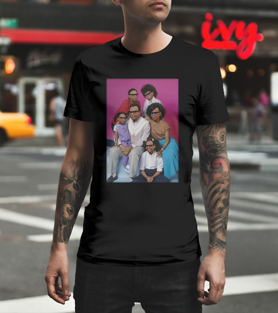 Mcdonkey Designs Keeping Up With The Ru's Family Portrait With Glasses On Pink Background T-Shirt