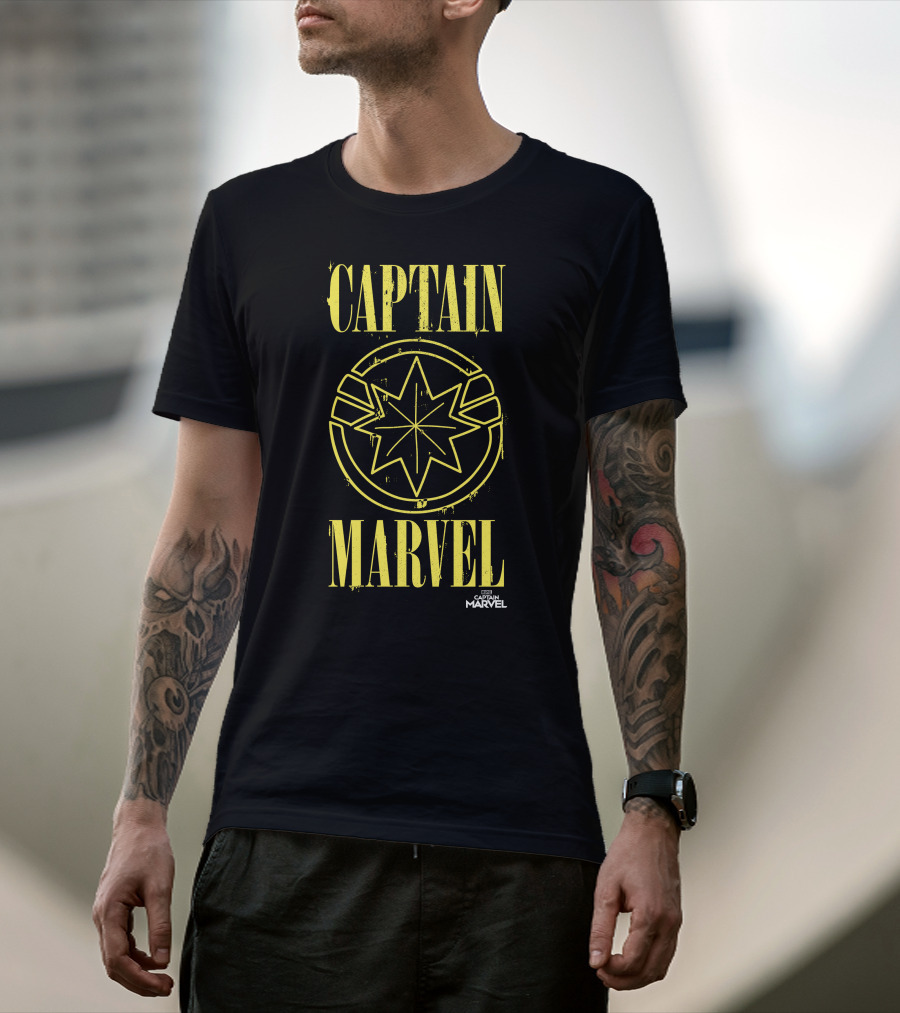 CAPTAIN MARVEL Yellow Star Emblem With Paint Drip Effect T-Shirt