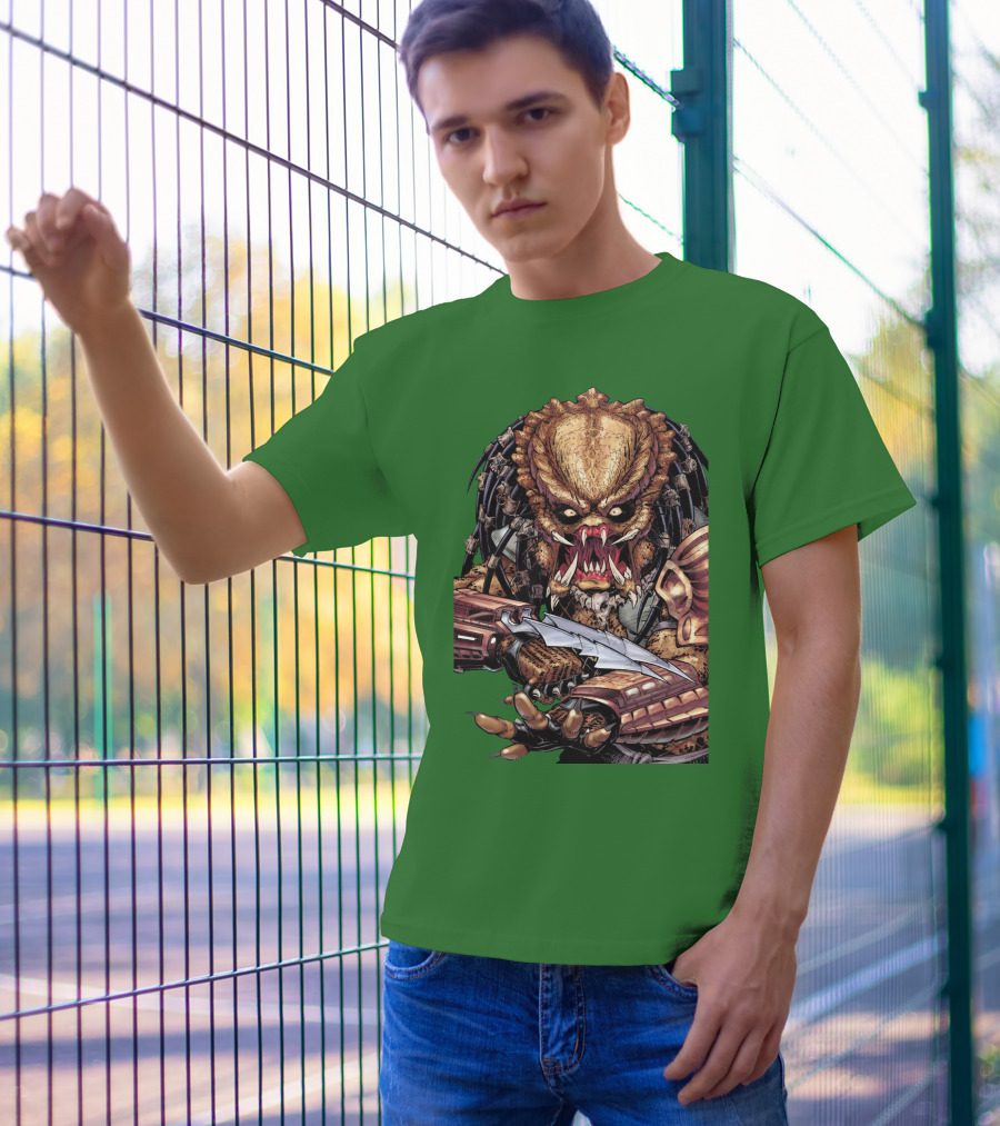 Predator Alien Holding Blade Comic T-Shirt