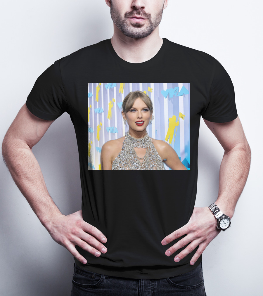 Taylor Swift MTV VMA Red Carpet Look With Silver Sequin Dress T-Shirt