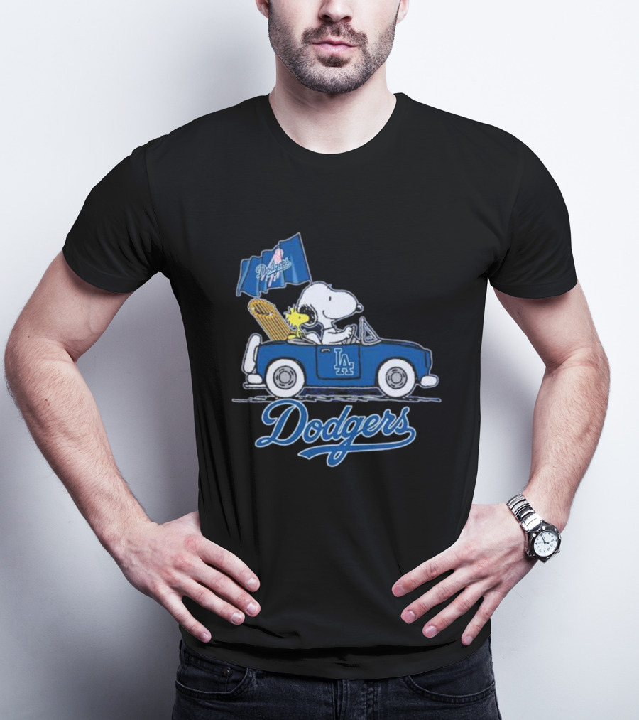 Snoopy And Woodstock Driving LA Dodgers Car With Flag T-Shirt