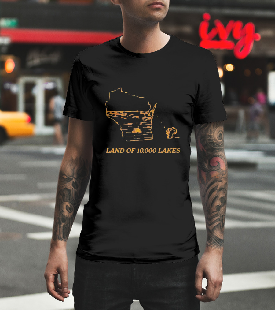 Land Of 10,000 Lakes Wisconsin Map Fishing Scene T-Shirt