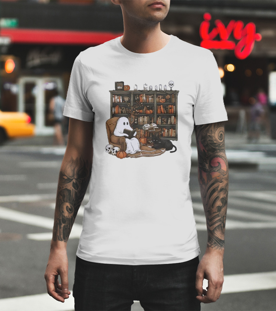 Retro Ghost Reading Books Skeletons Pumpkins Black Cat Library T-Shirt